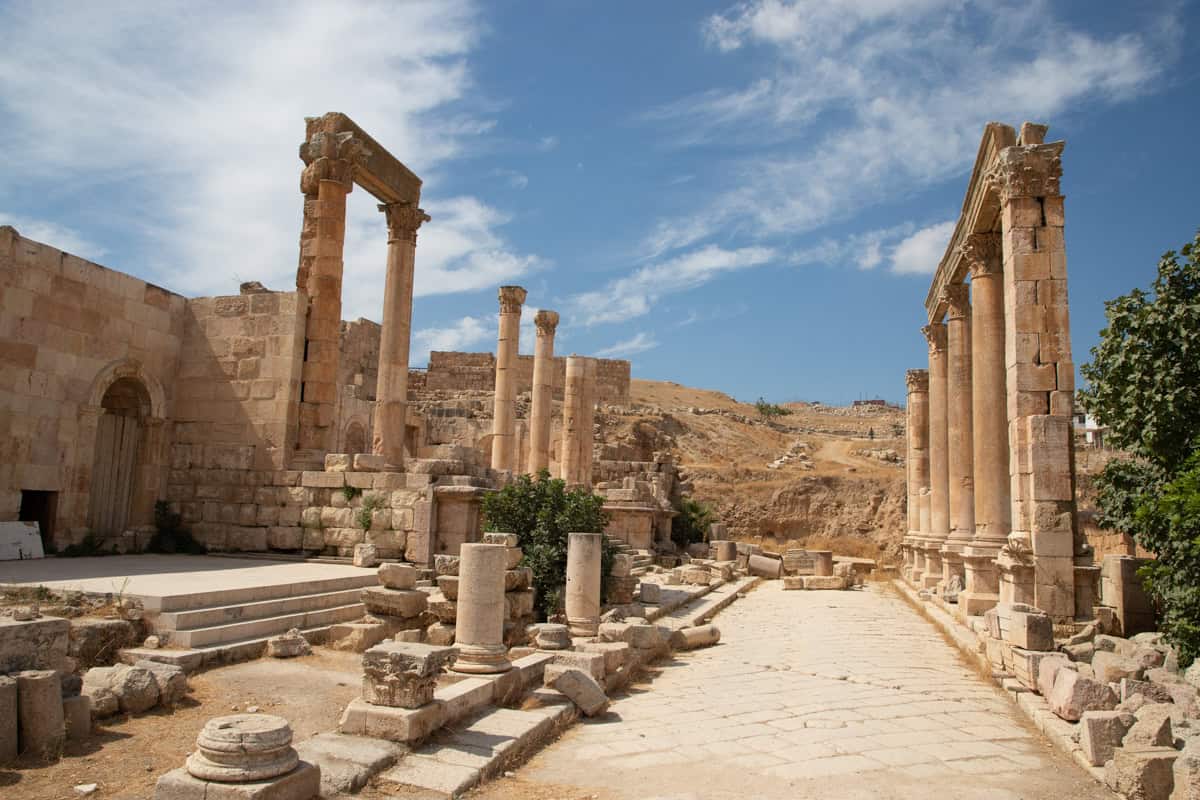 A Day in Jerash: Walking Jordan's Roman Ruins - The Wandering Woodward